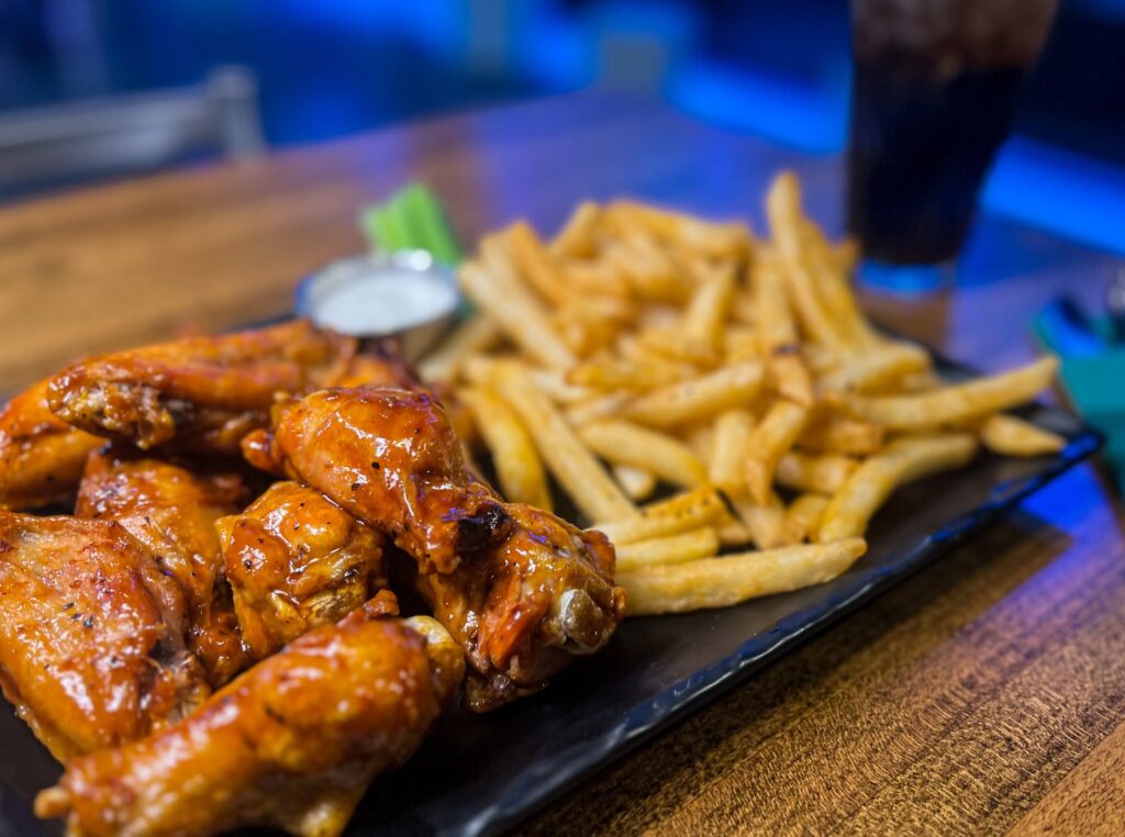 Dining – On Par Bar