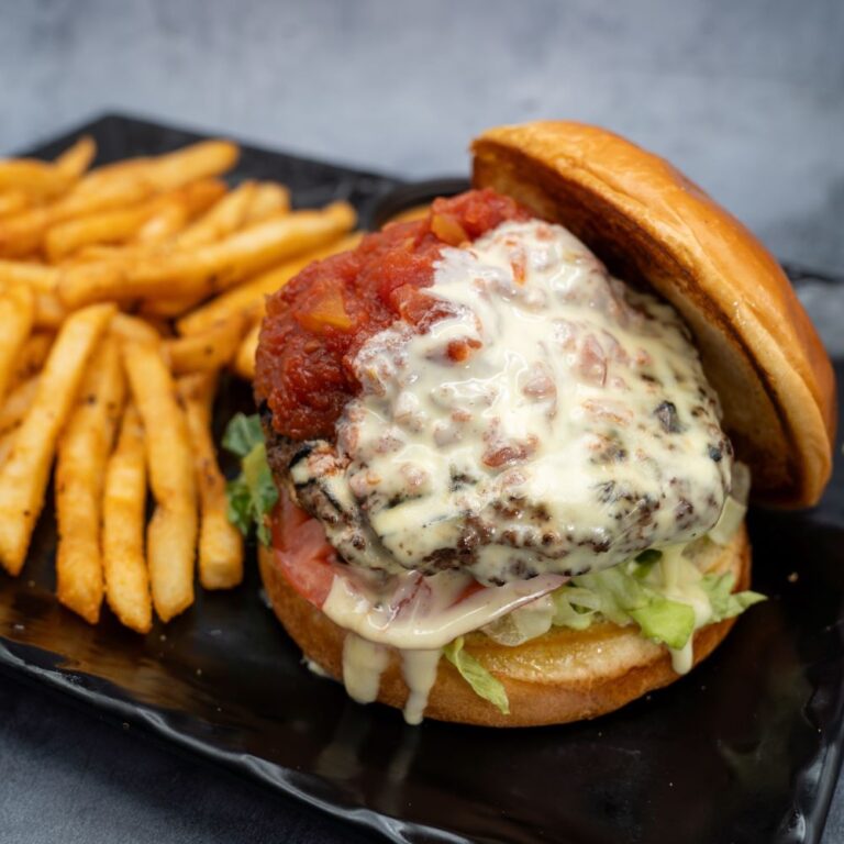 Dining – On Par Bar