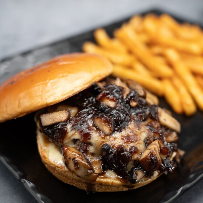 Dining – On Par Bar