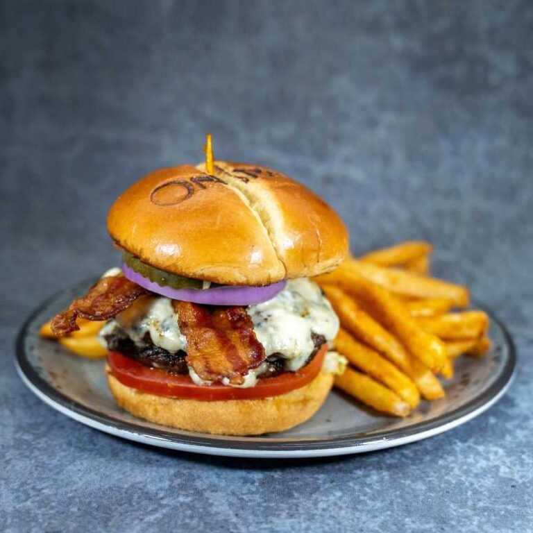 Dining – On Par Bar